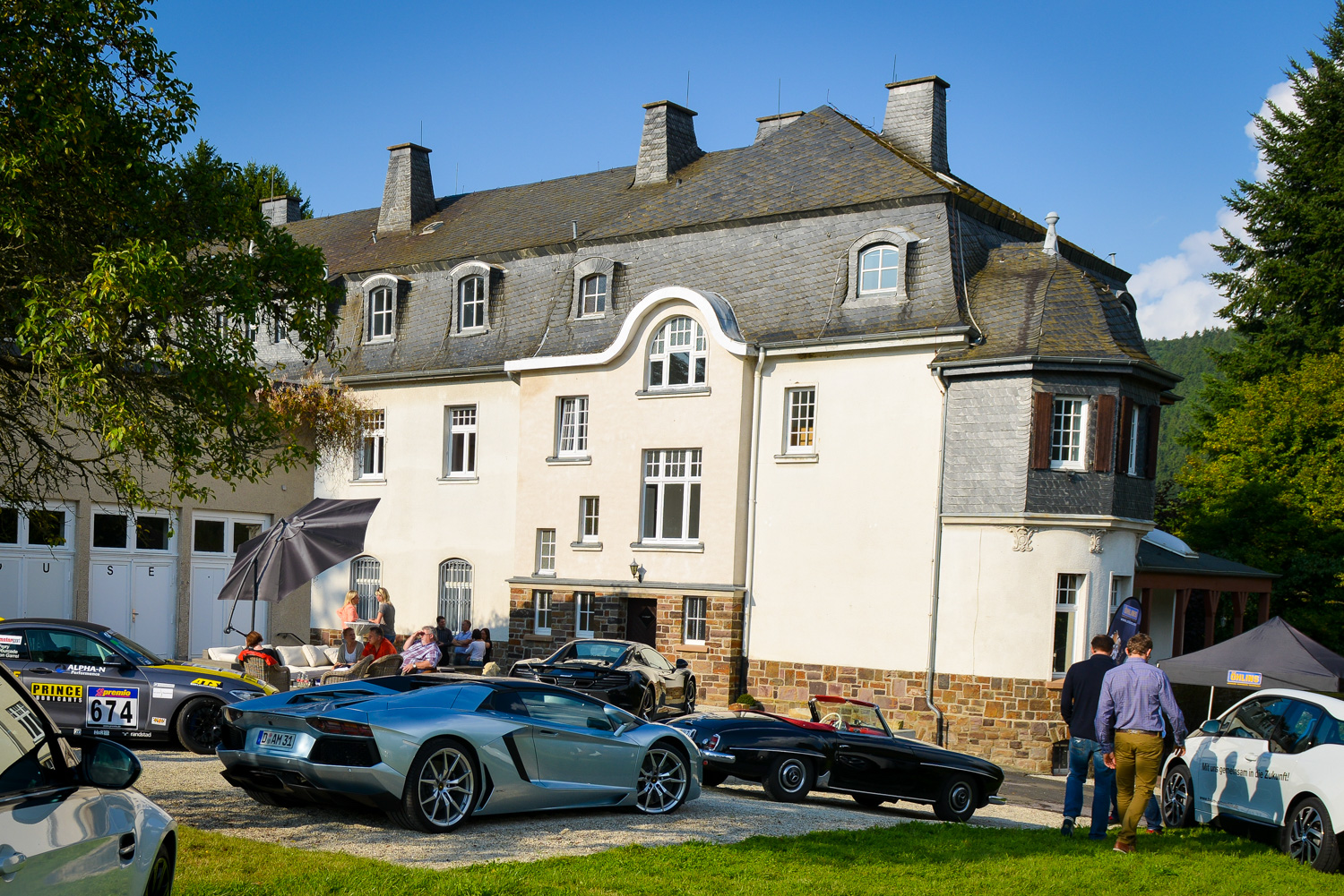 Race-House | Contact EN